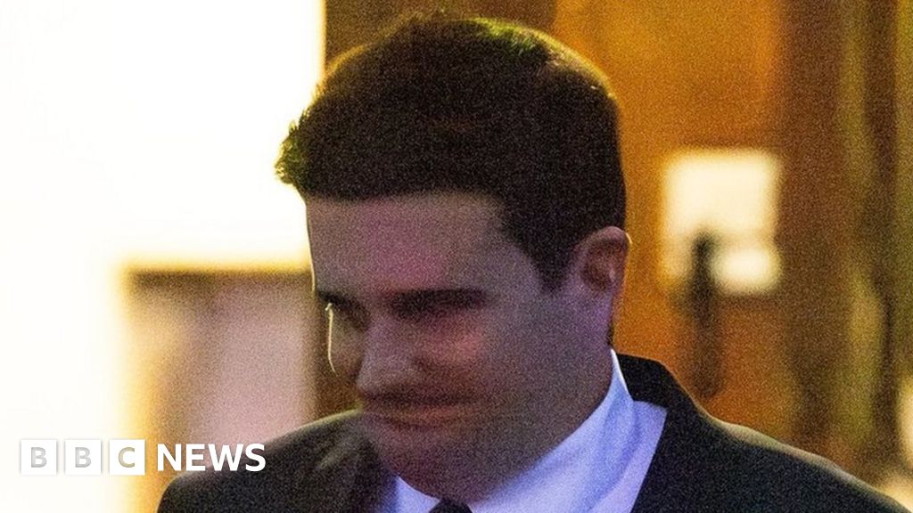 Bridgend: Alleged London conman denies being deceitful - BBC News