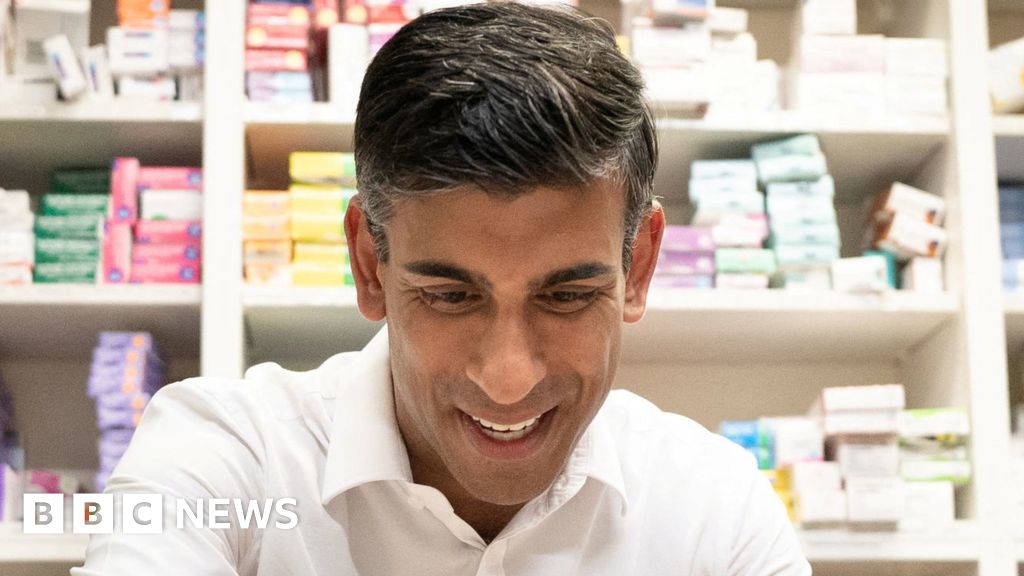Downing Street defends Rishi Sunak's helicopter flight to Southampton ...