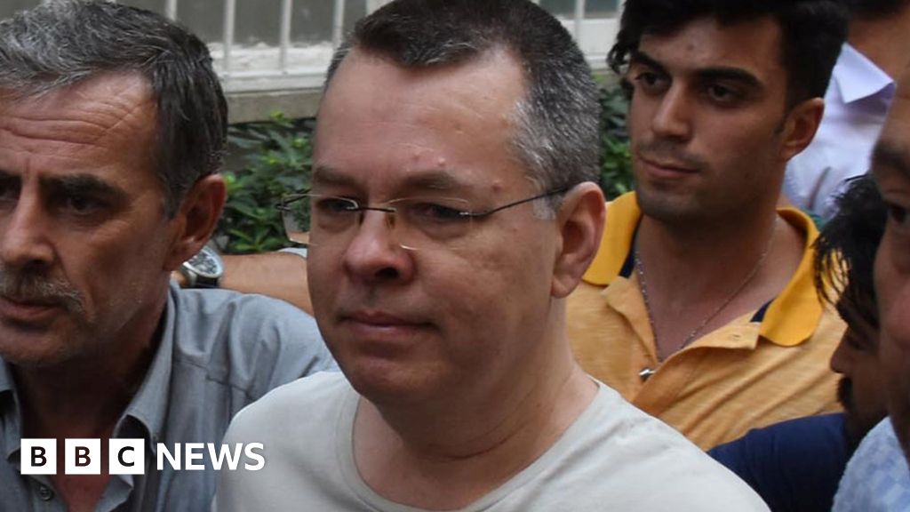 US-Turkey row: Pastor a 'pawn in personal feud' - BBC News