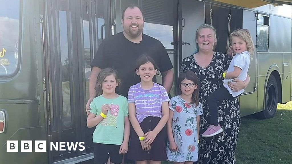 Rotherham family of six saving £12,000 a year living on bus - BBC News