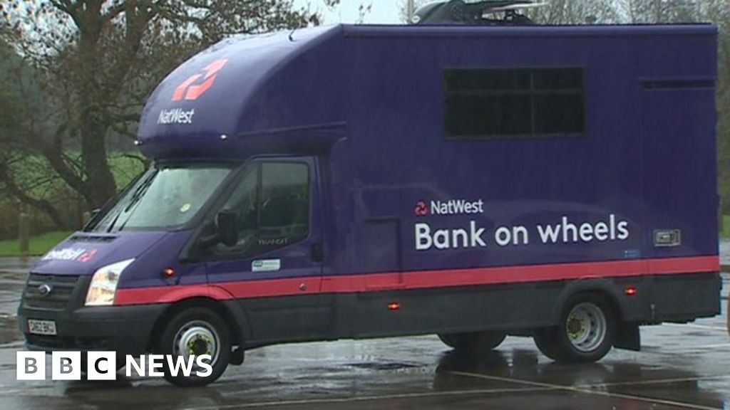 Natwest provides mobile bank help as branches close - BBC News