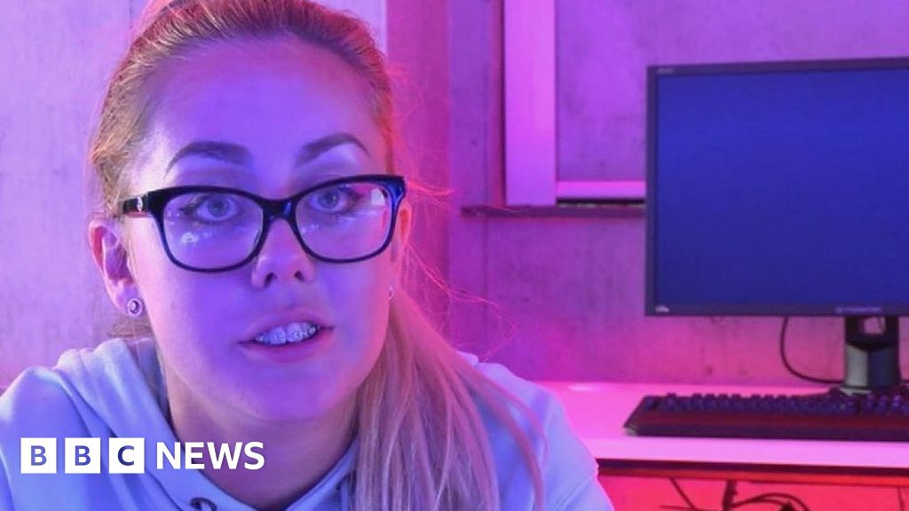 Esports degree: 'I won't spend three years playing games' - BBC News