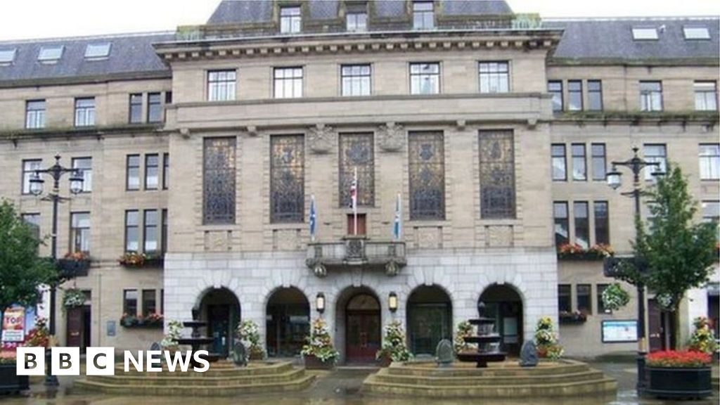 Dundee City Council plans 2.5% council tax rise - BBC News