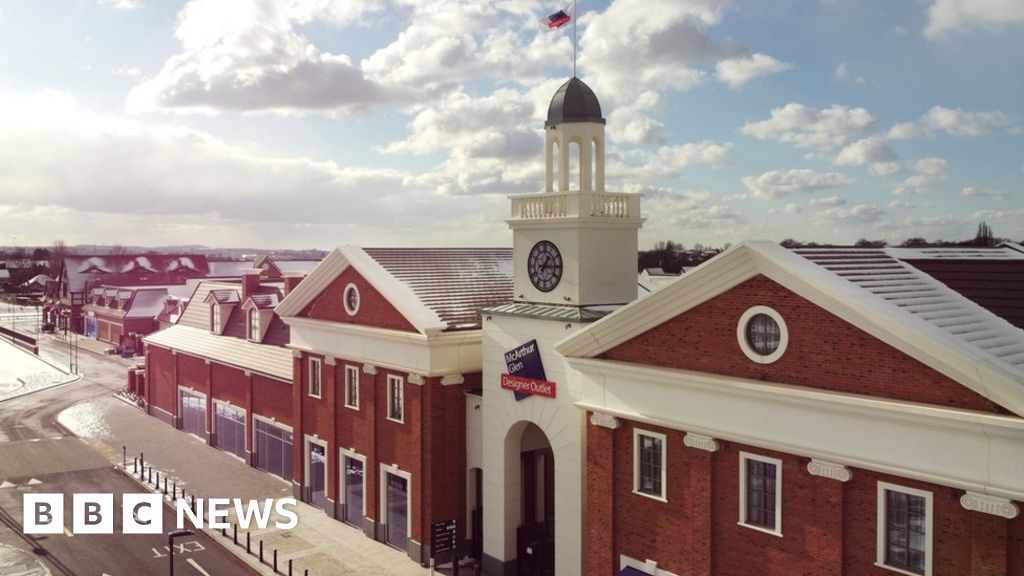 Cannock multi-storey car park approved to meet shopper demand - BBC News