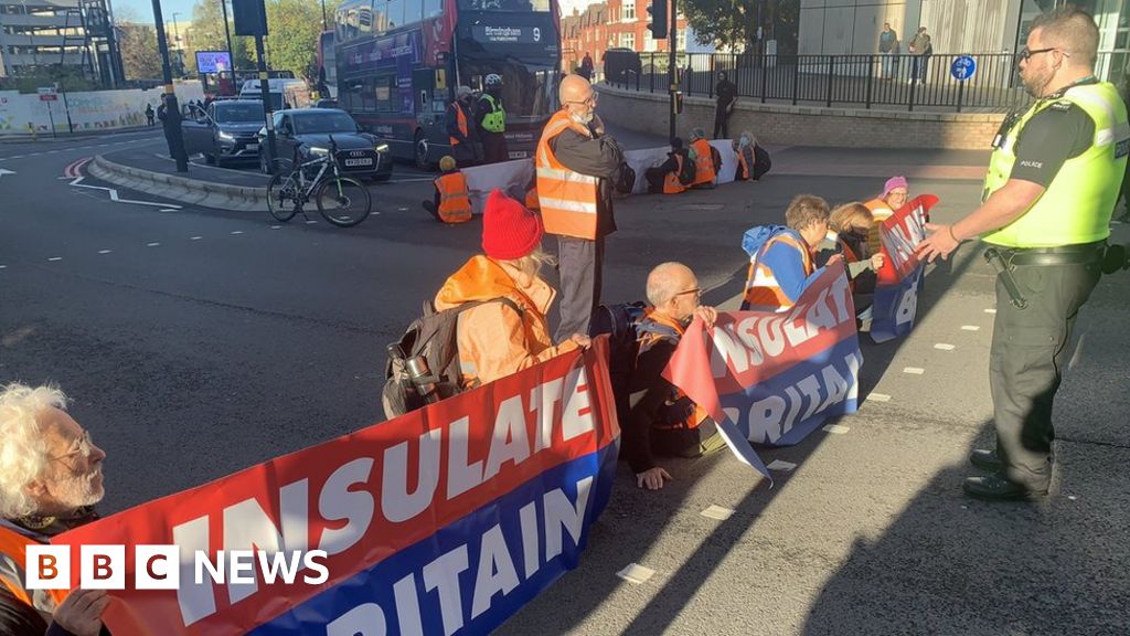 Insulate Britain protest causes Birmingham centre delays