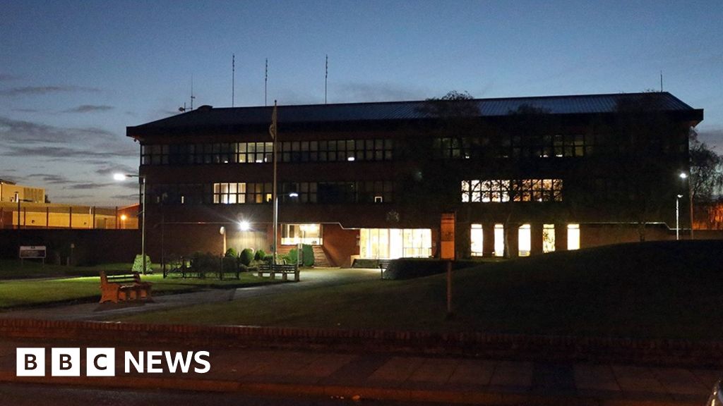 HMP Wymott: Concerns raised about inmates' drug use behind bars - BBC News