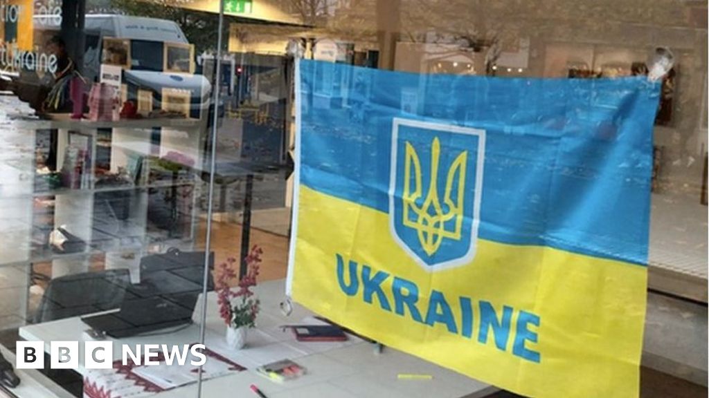 Support services for Ukrainian refugees in Exeter extended - BBC News