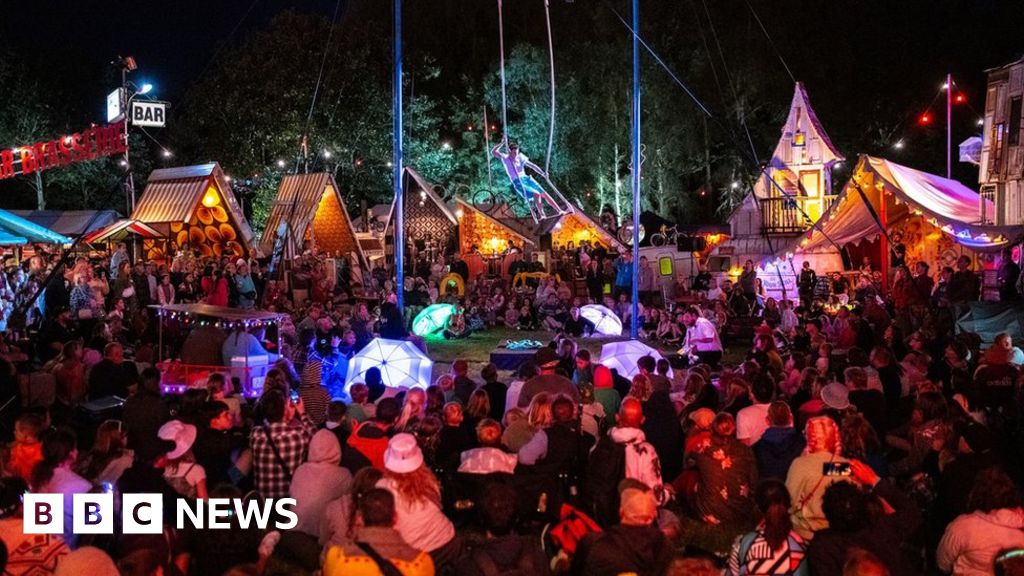 In pictures: Camp Bestival gets under way - BBC News