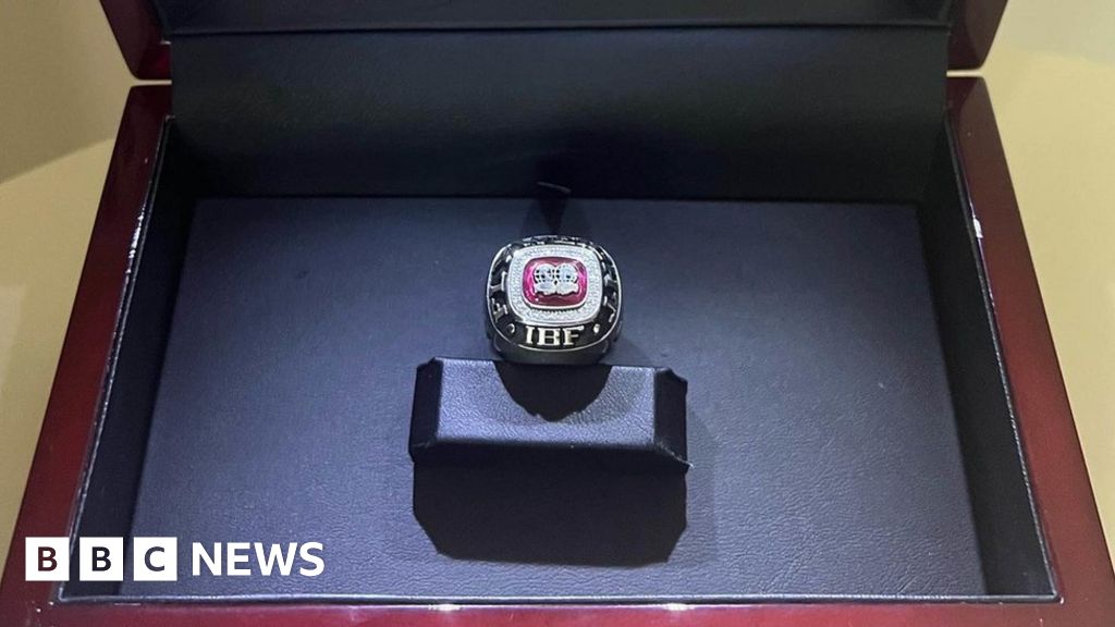 Boxer Sunny Edwards says thieves stole world championship ring - BBC News