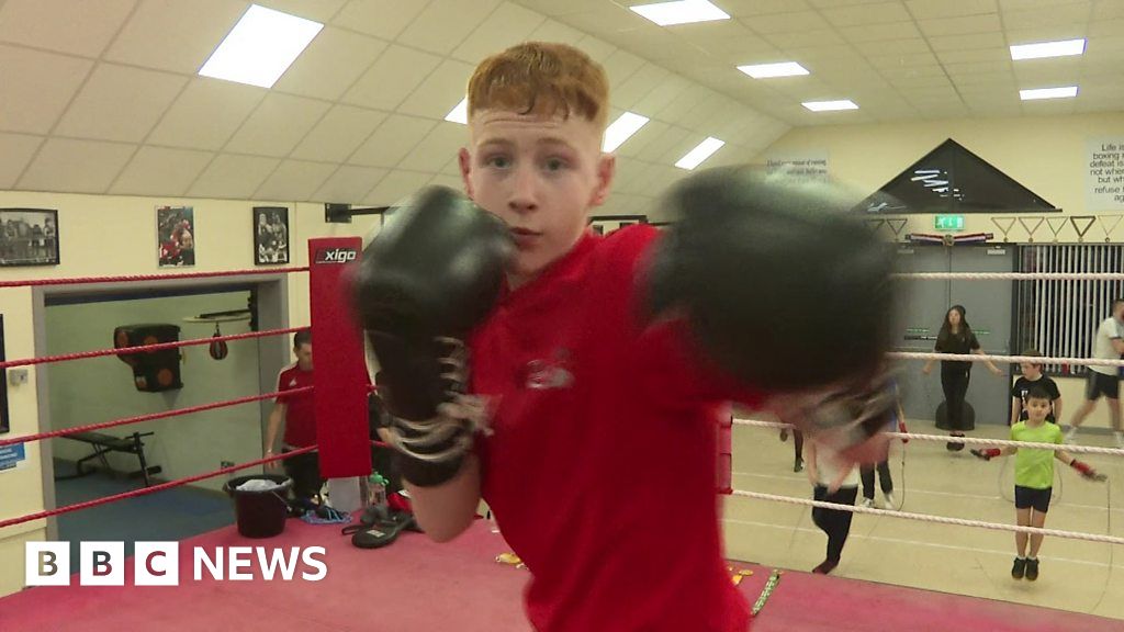 Whitehead teenage boxing champion dreaming big - BBC News