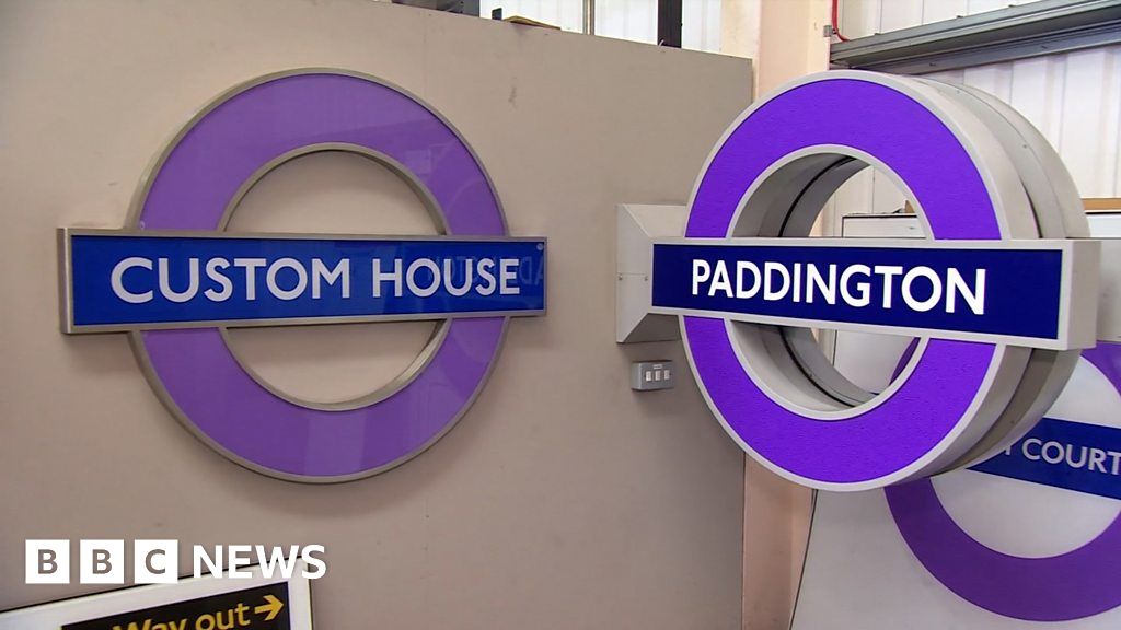 London Underground: The family firm that creates Tube signs - BBC News