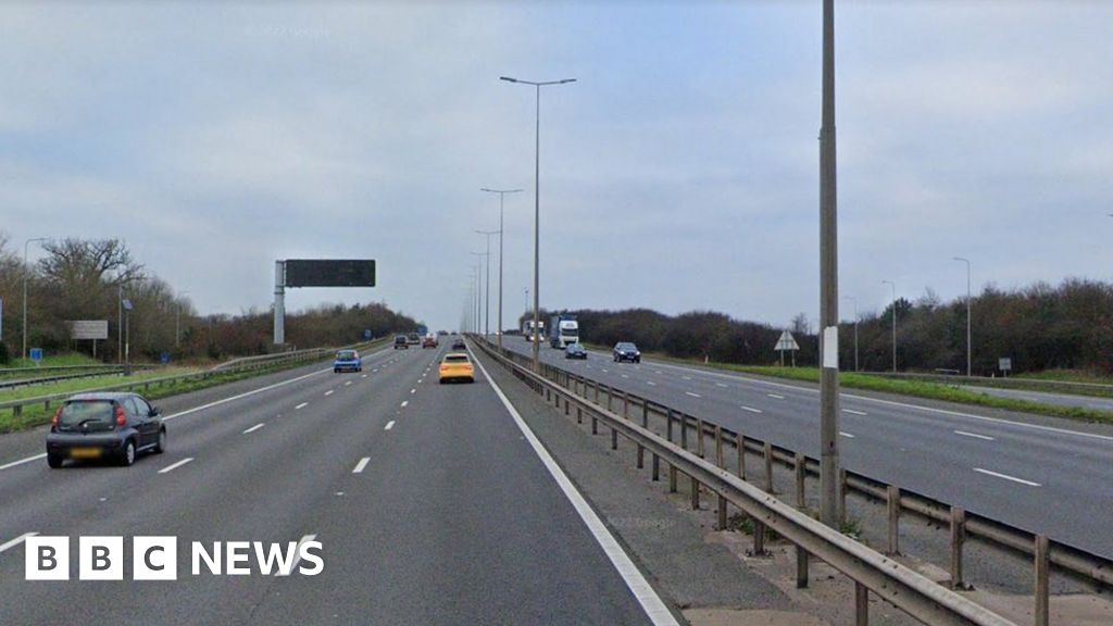Child, 4, hit in face by falling stone on M5 - BBC News