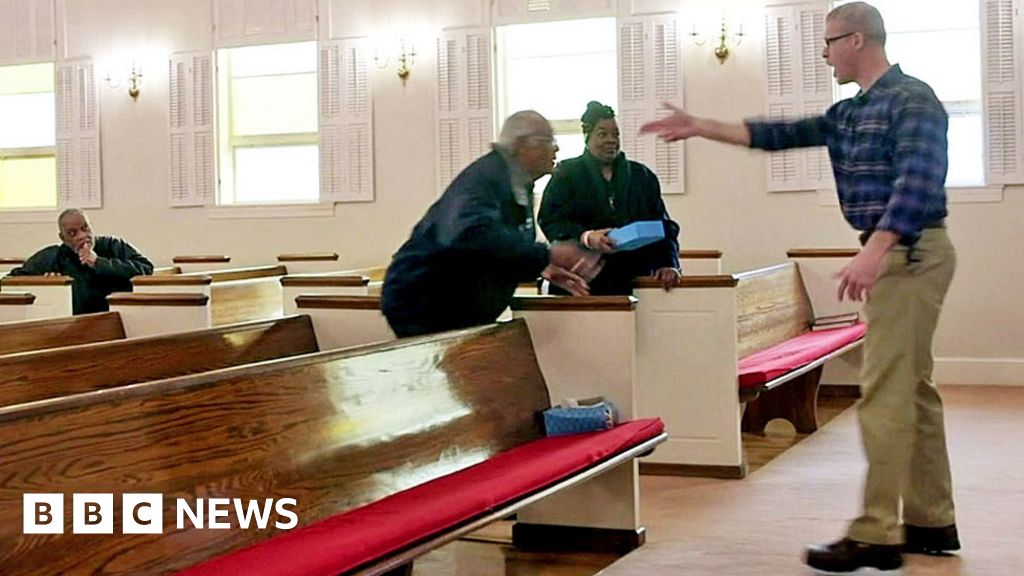 How this church plans to fight a gunman - BBC News