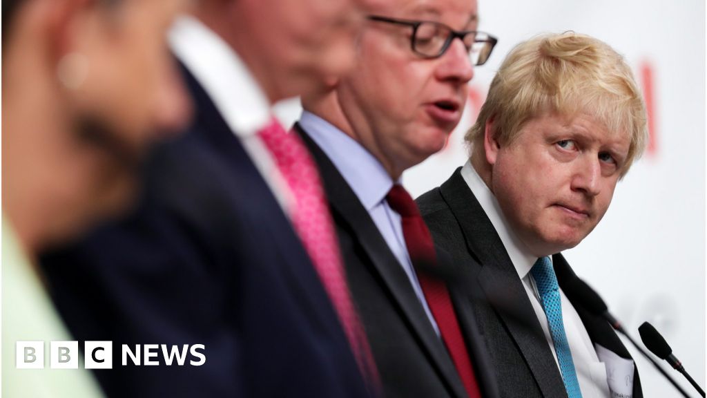 Boris Johnson warns of EU migration 'risks' - BBC News