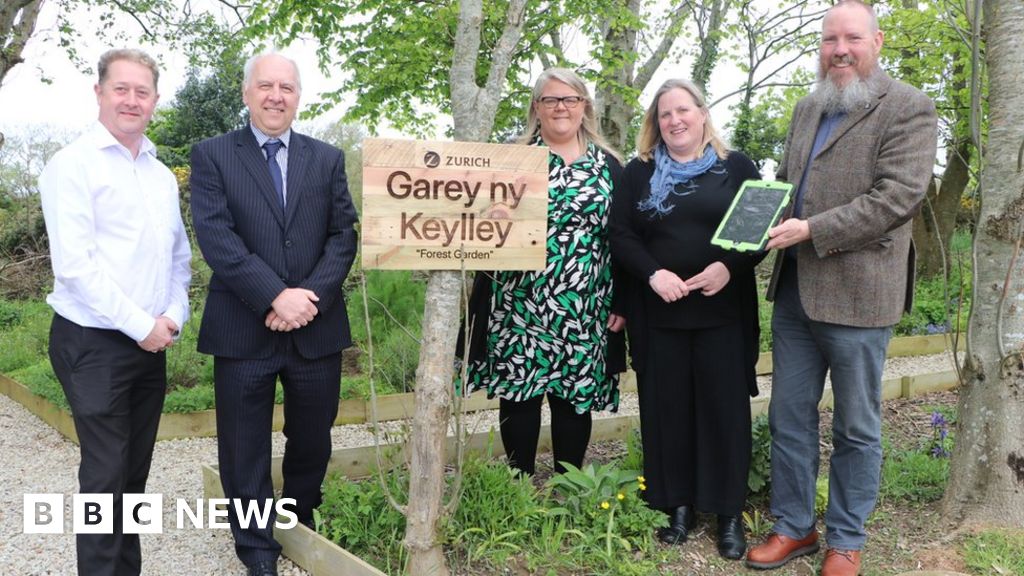 Nature-friendly gardens and allotments to be mapped by charity - BBC News