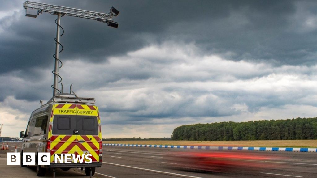 New van to detect drivers on mobile phones in Warwickshire trial - BBC News