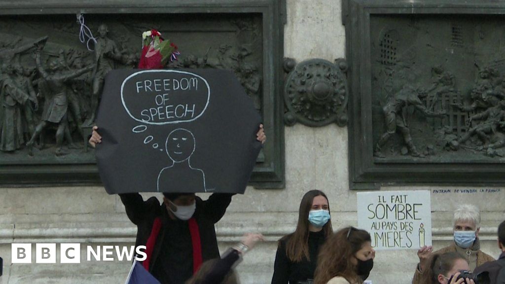 Je Suis Samuel France Rallies For Beheaded Teacher