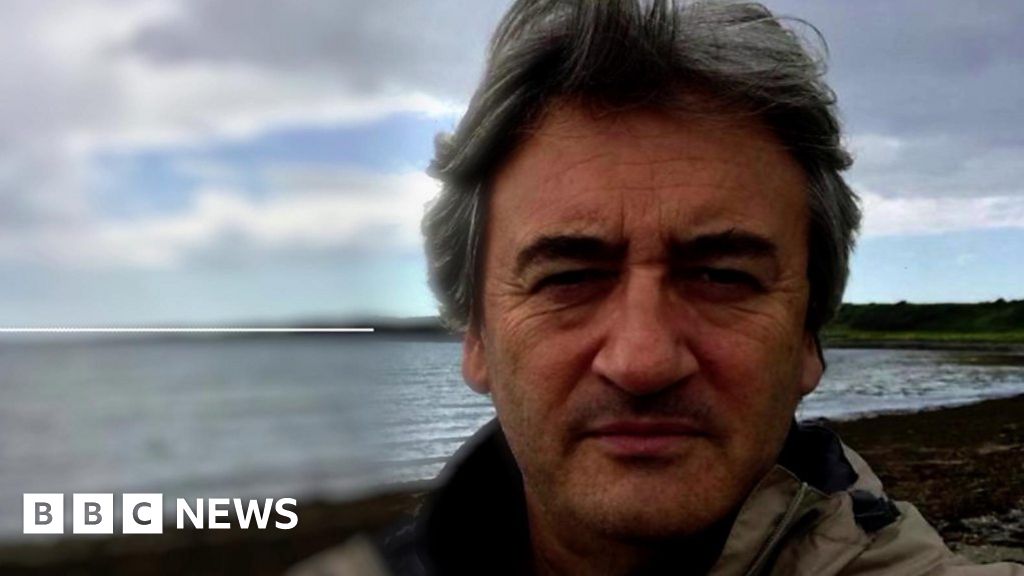 Poetry power: BBC correspondents read their favourites - BBC News