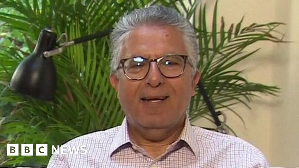 Surgeon who left Gaza urges UK government to do more - BBC News