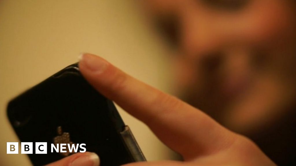 Action call over 'bullying tactics' of phone companies - BBC News