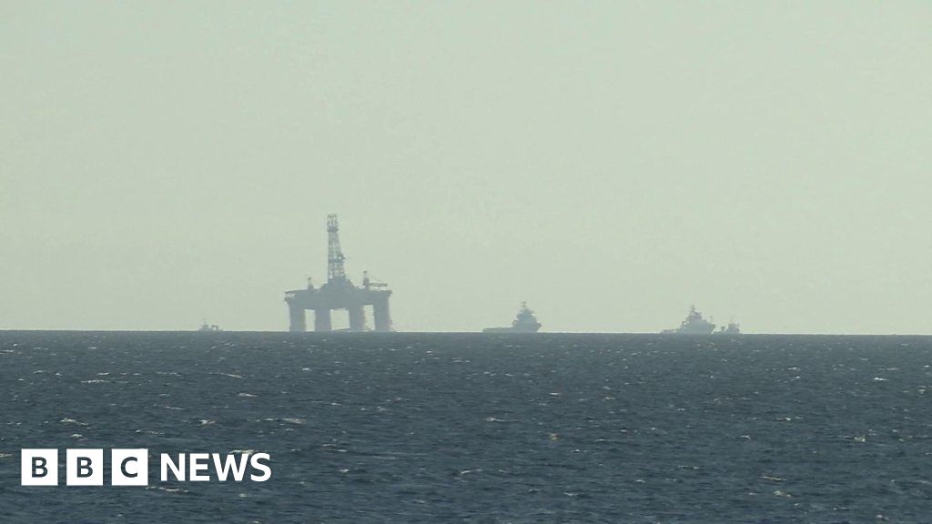 Stranded Transocean Winner oil rig moved for damage checks - BBC News