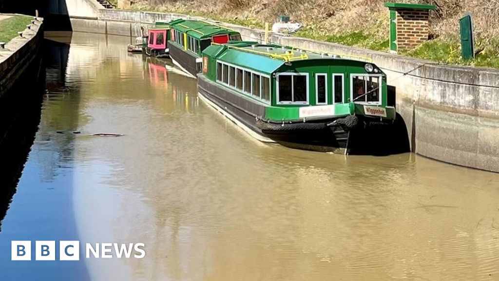 Wey & Arun Canal: Boat services resume after vandalism - BBC News