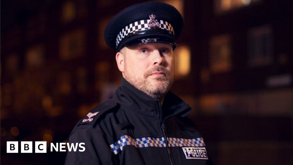 Depressed sergeant leads force's mental health scheme - BBC News