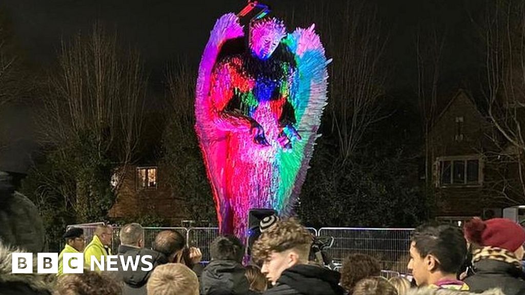 Slough: Vigil held at anti-violent crime Knife Angel sculpture