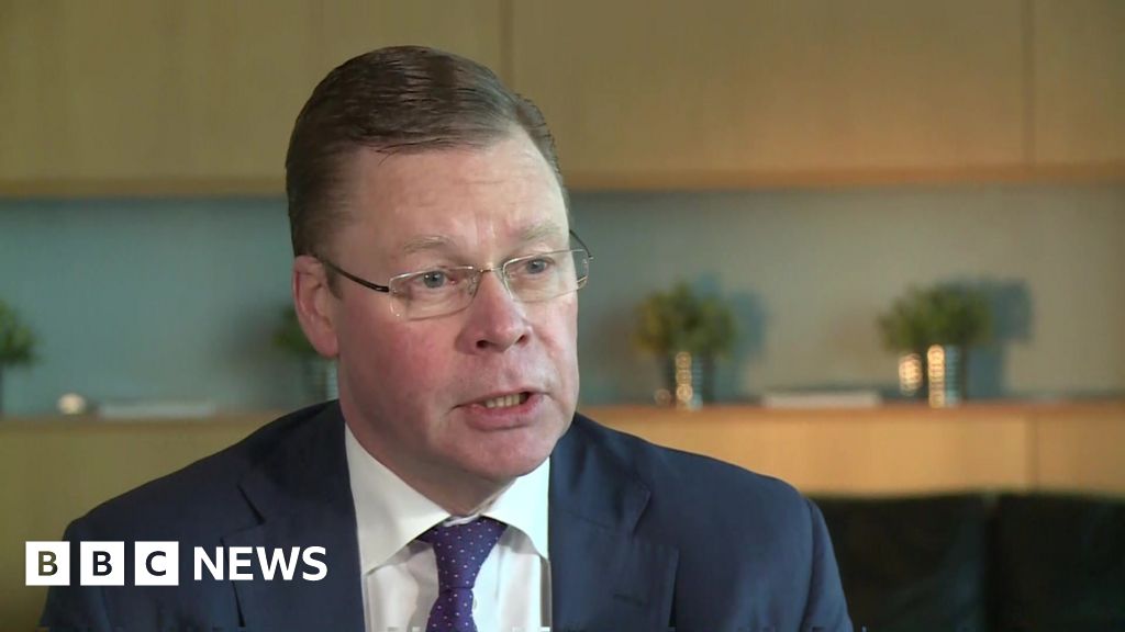 Centrica boss gets 44% pay rise after 'challenging year'