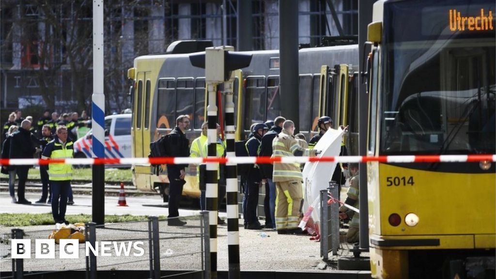 Utrecht shootings: Hunt for gunman after attack on tram - BBC News