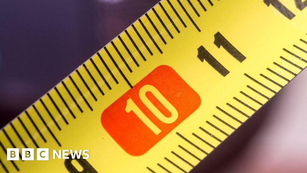 Shrinking distances for school admissions - BBC News