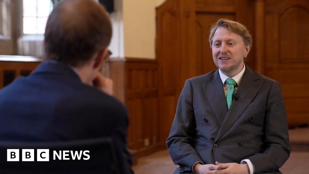 Watch: Former Tory MP says he is backing Labour - BBC News