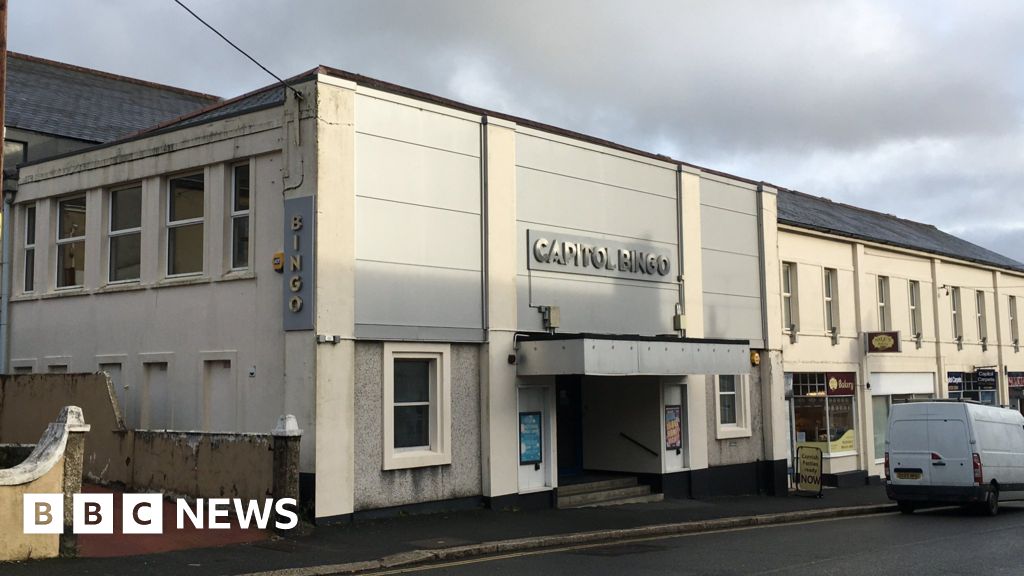 One of Cornwall's last bingo halls put up for sale - BBC News