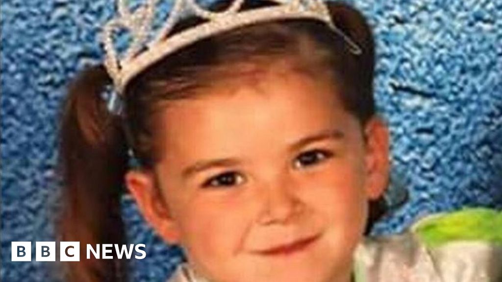 'Catalogue of errors' led to child's meningitis death - BBC News