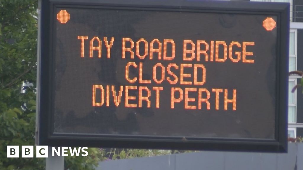 Tay Road Bridge reopens after police incident - BBC News