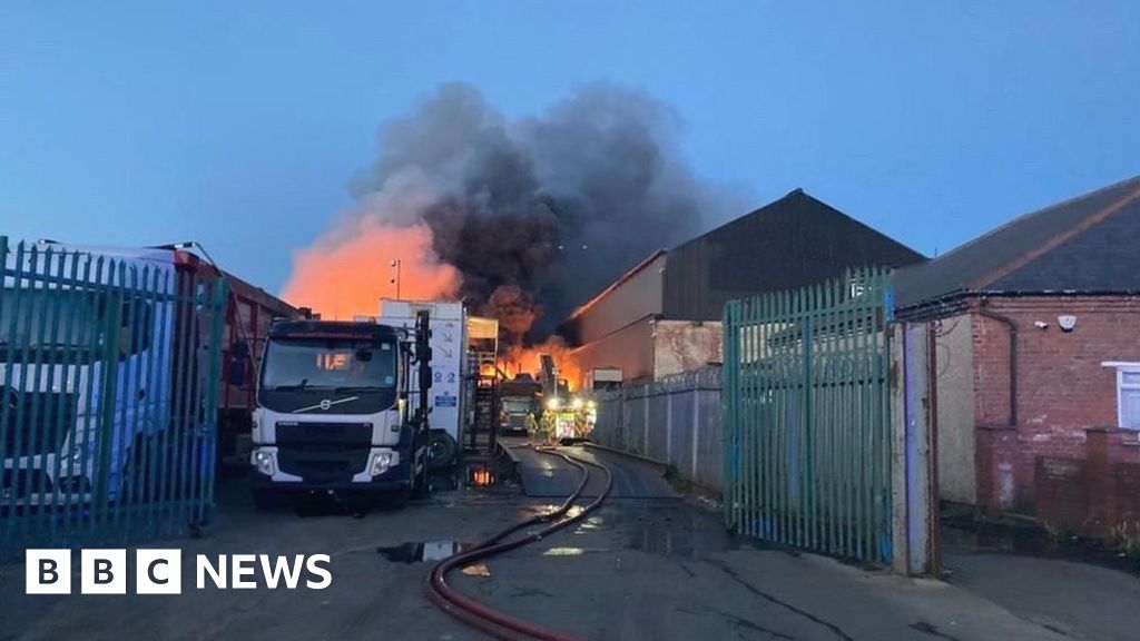 Darlington fire: Crews work 'tirelessly' to stop flames spreading - BBC ...