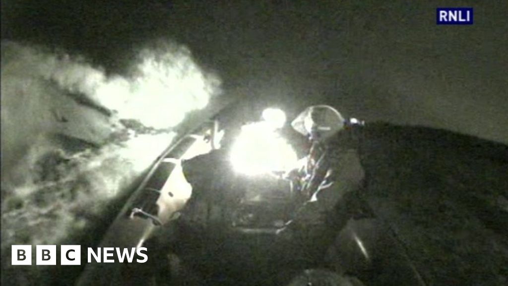 Caitlin Ruddy North Sea death: RNLI called out as girl swept into sea ...