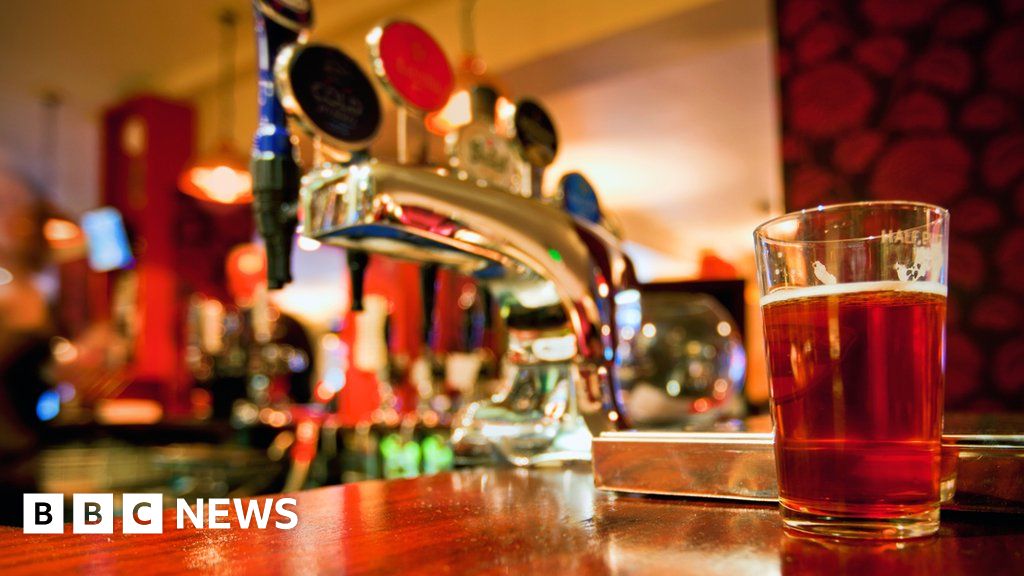 Alcohol incident 'blight' faces pubs in the Scottish Borders - BBC News