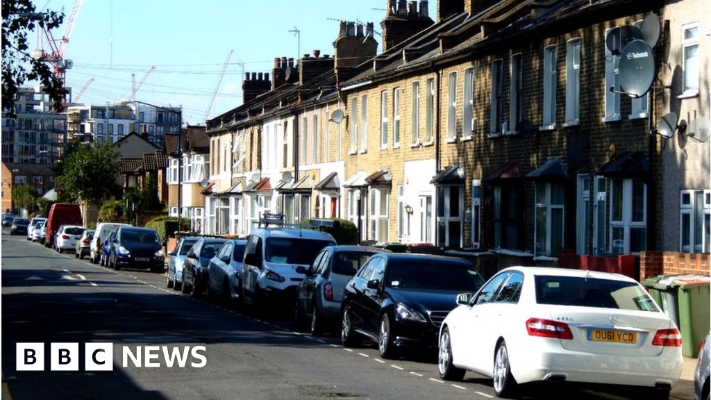 Stratford stabbing: Murder investigation after knife attack