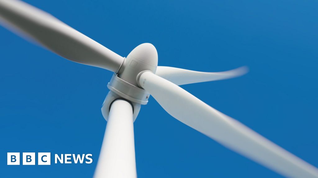 Revised Quantans Hill wind farm scheme seeks progress - BBC News