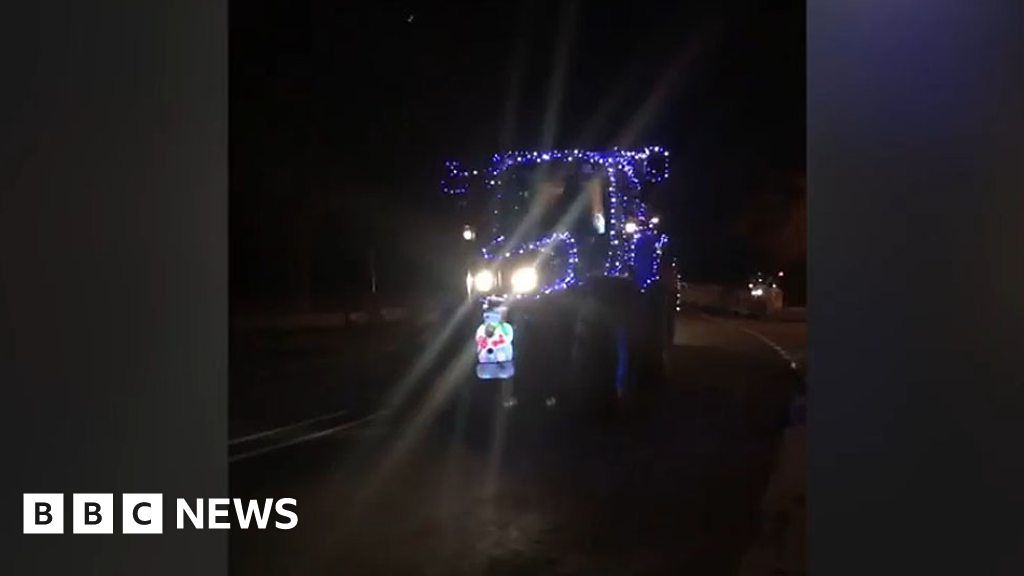Farmers light up Isle of Man with Christmas Tractor Run - BBC News