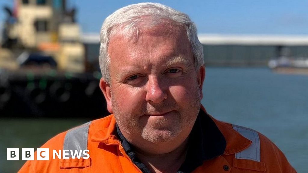 Steamship restorer awarded rare maritime medal - BBC News