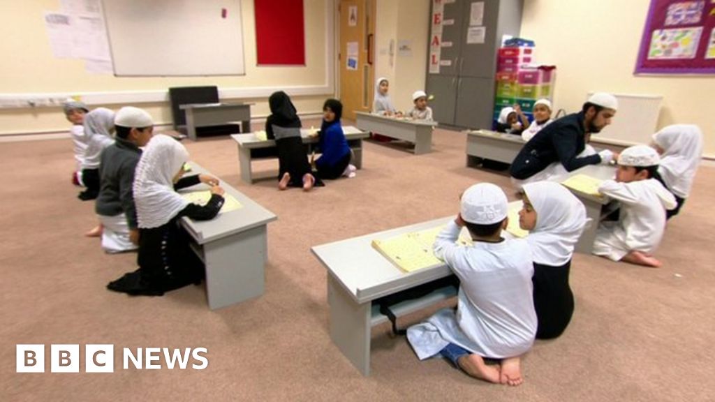 Muslim madrassas in England facing government regulation - BBC News