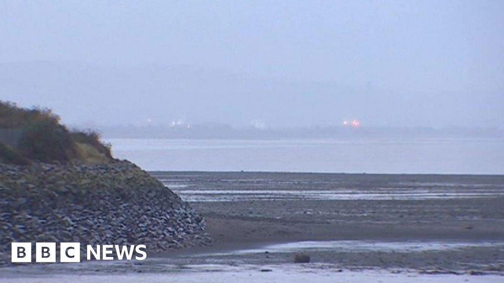 £8bn tidal lagoon vision outlined to Cardiff council - BBC News