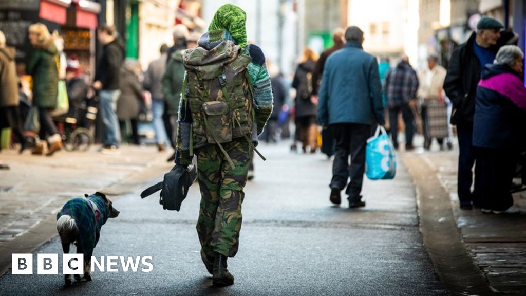 'I’m homeless but I find great places to live' - BBC News