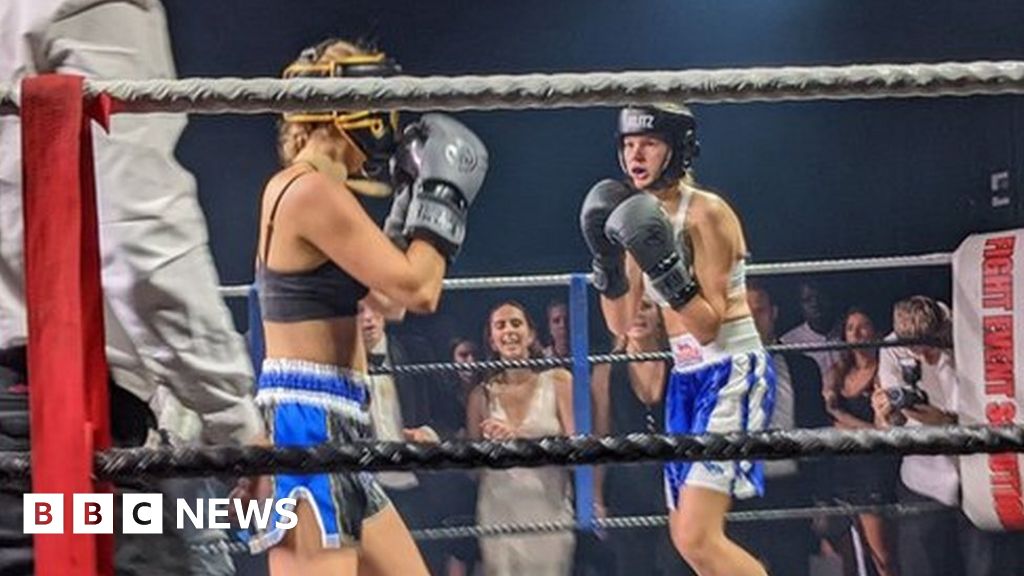 Bristol student boxes at O2 Academy for Alzheimer's charity - BBC News