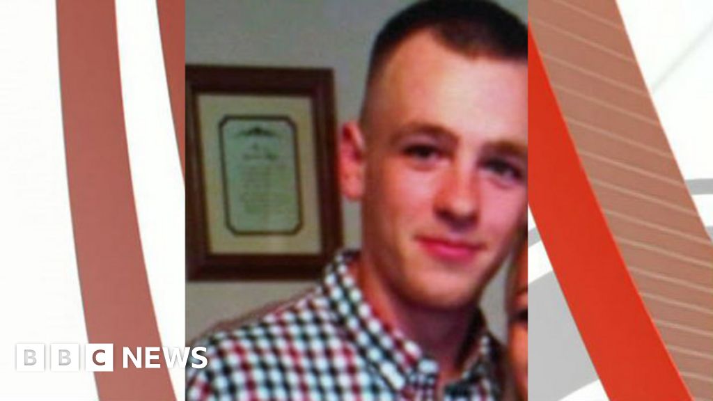 Bradley Lester Byrne named as Beighton crash victim - BBC News