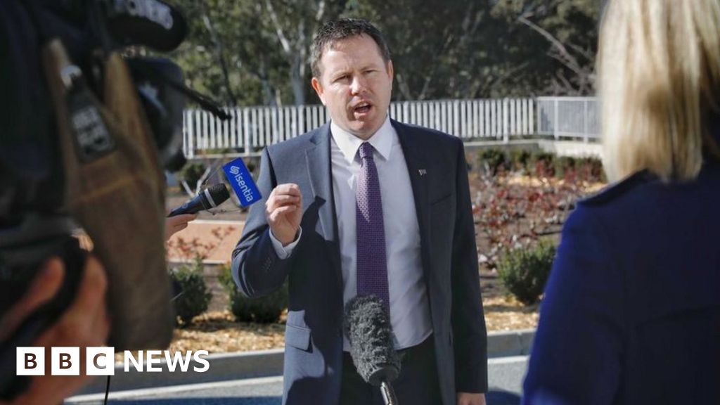 Andrew Broad: Australian minister quits amid 'sugar baby' allegations ...