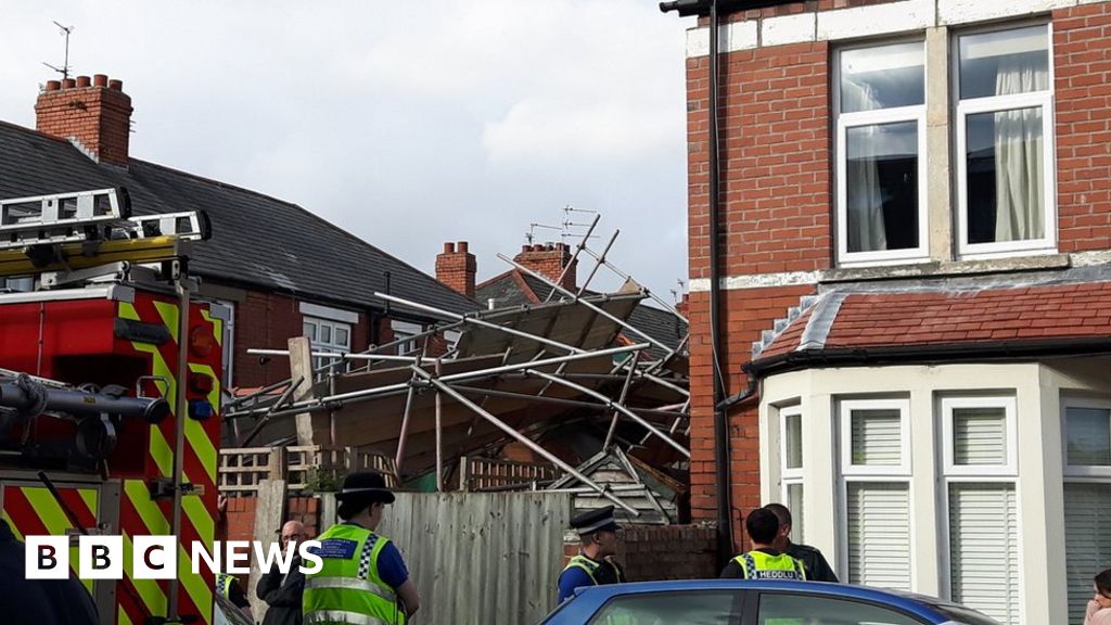 Injury after scaffolding collapsed at Canton, Cardiff - BBC News