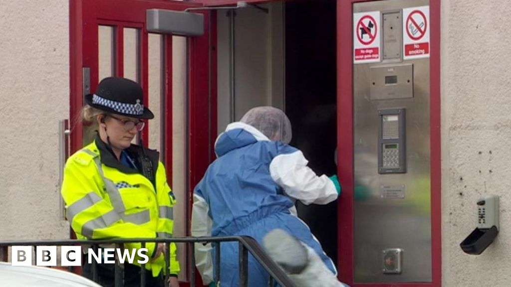 Carlton murder: Arrests after body found in flat